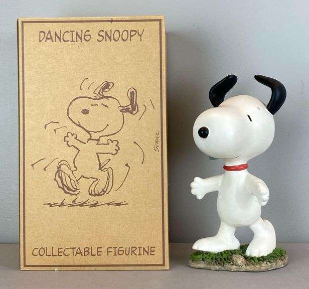 2004 GSI Homestyles Peanuts Dancing Snoopy Resin Figurine - Matthew Bullock Auctioneers