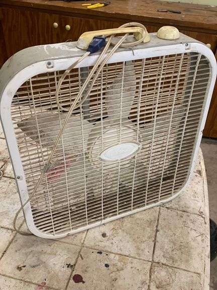 Box fan -works - McNatt Real Estate
