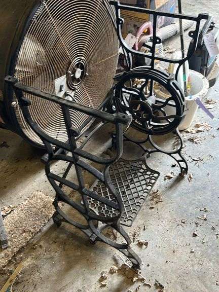 Cast iron Sewing machine frame - McNatt Real Estate