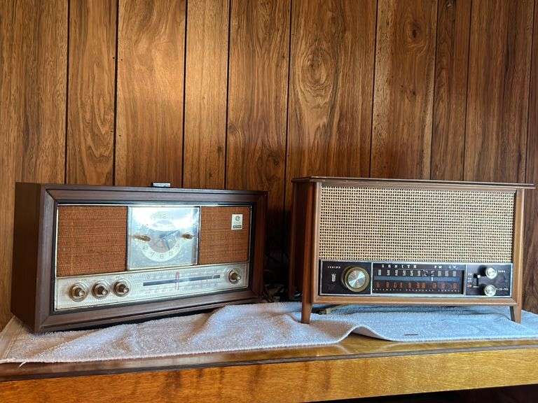 2 old vintage tube type radios - McNatt Real Estate