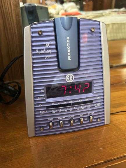 Working Radio alarm clock with 180 degree rotating lense - McNatt Real ...