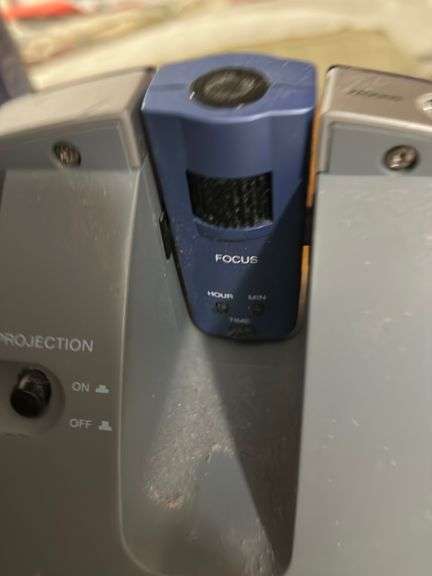 Working Radio alarm clock with 180 degree rotating lense - McNatt Real ...