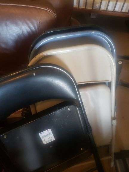 4 floding chairs - McNatt Real Estate