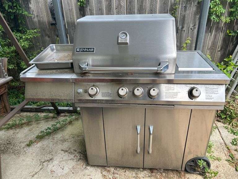 Jenn-Air Grill - McNatt Real Estate