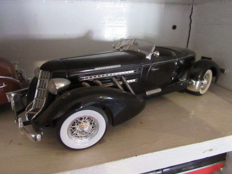 2 SCALE CARS - McPherson Auction & Realty