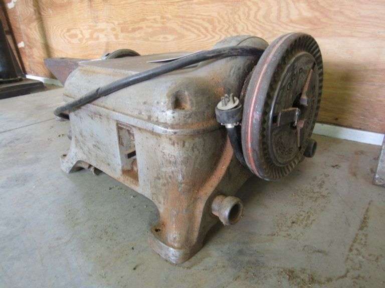 RIDGID MODEL 400 POWER PIPE THREADER - WORKS GREAT - McPherson Auction ...