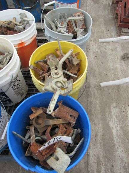 BUCKET OF APROX. 25 CAM LOCKS - SELLING SO MUCH A BUCKET X 3 ...