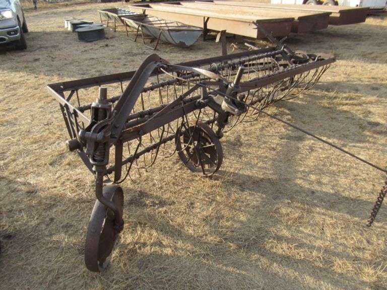 ANTIQUE SIDE DELIVERY RAKE - McPherson Auction & Realty