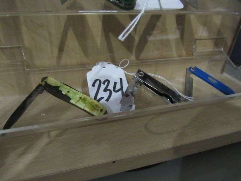 KNIFE , NAIL CLIPPER AND RAZOR BLADE IN SPINNER SHOWCASE - McPherson ...