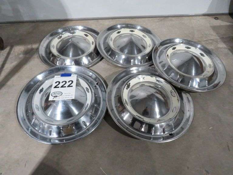 SET OF 5 MATCHING CHEVY HUBCAPS - McPherson Auction & Realty