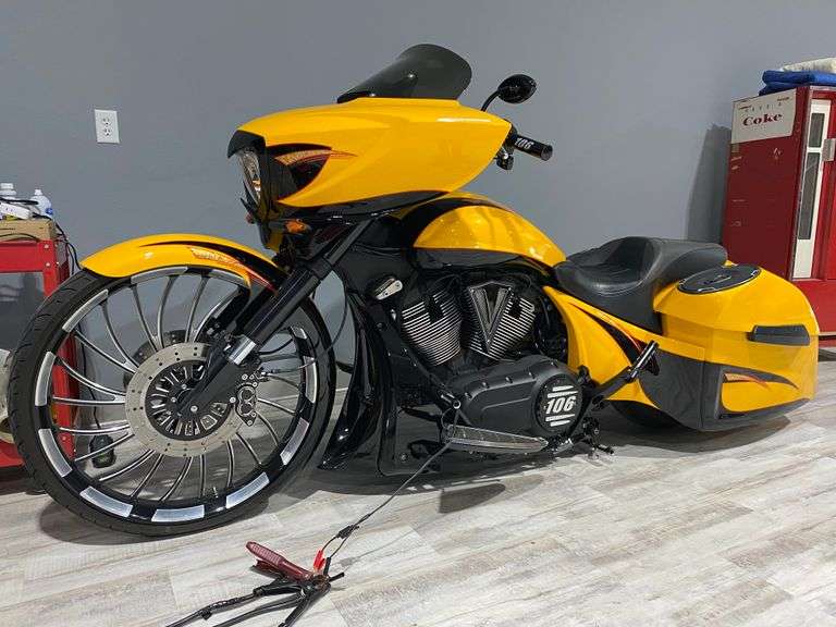 2016 VICTORY CROSS COUNTRY CUSTOM BUILT MOTORCYCLE - BIKE WAS PURCHASED ...