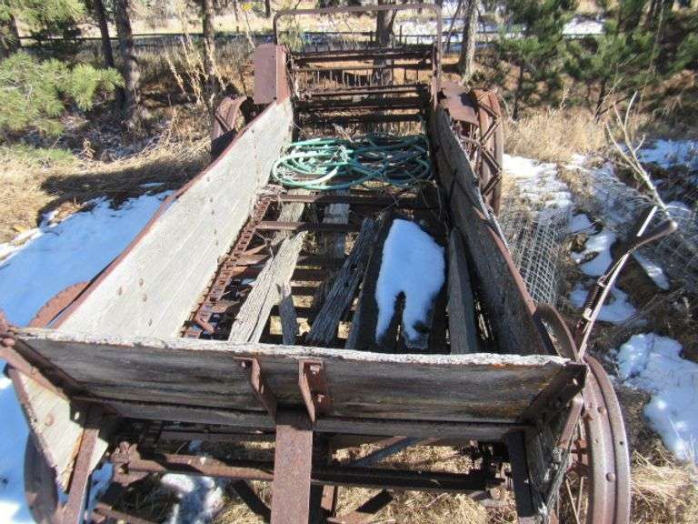 Vintage Manure Spreader - LOADER ON SITE TO ASSIST WITH LOADING THIS ...