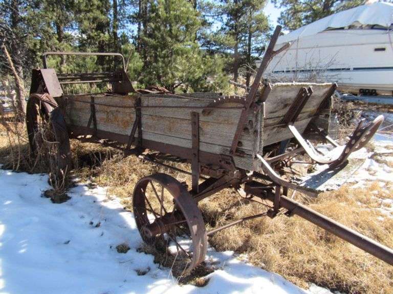 Vintage Manure Spreader - LOADER ON SITE TO ASSIST WITH LOADING THIS ...