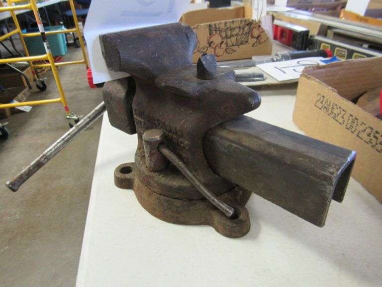 3.5" ANVIL END BENCH VICE - McPherson Auction & Realty