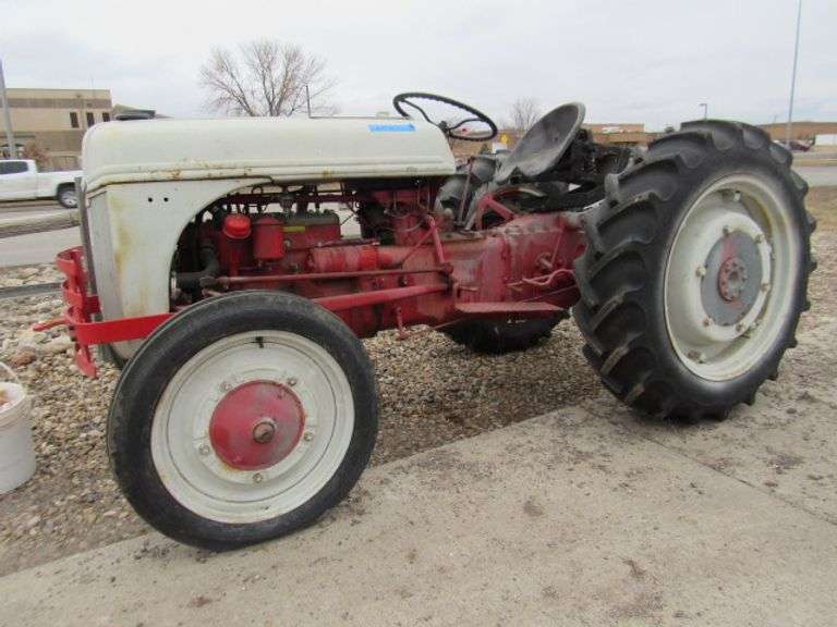 1947 FORD 2N TRACTOR - 6 VOLT - 3 POINT - NEW CARBUERATOR - NEW POINTS ...