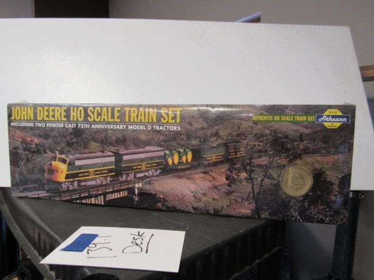 JD HO SCALE TRAIN SET - McPherson Auction & Realty
