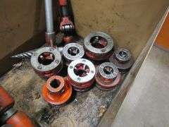 RIDGID 700 CONDUIT THREADING SYSTEM WITH REAMERS, DYES, PONY AND VICE ...