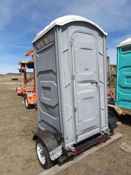 PORTA JOHN WITH SINGLE AXLE TRAILER - S/N 940157 - SELLS WITH TITLE ...