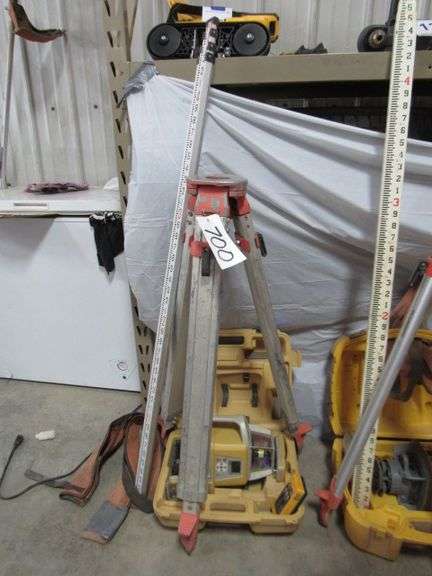 TOP CON AL1002S TRANSIT WITH CASE AND BASE AND MEASURING STICK ...