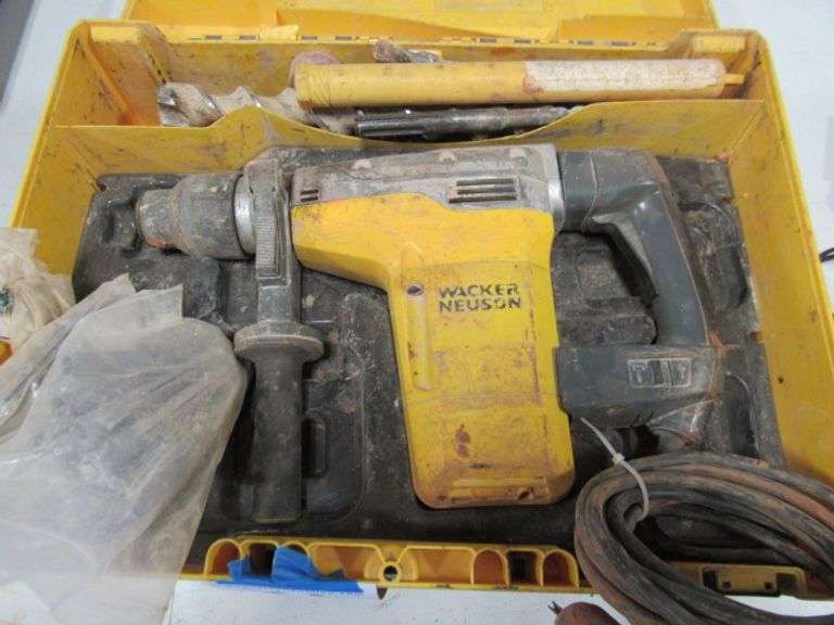 WACKER NUESON MODEL # EHB7M ROTARY HAMMER DRILL WITH BITS AND HARDSIDED ...