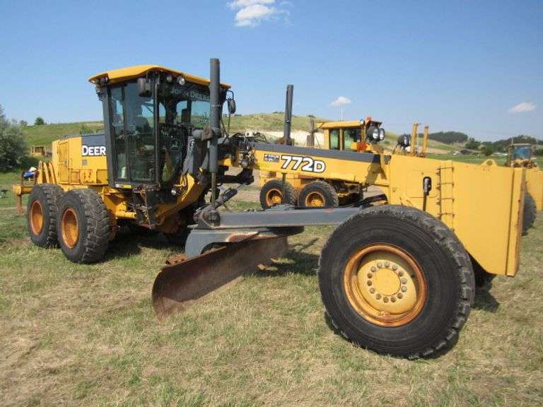2007 JOHN DEERE 772D BLADE- NEW TURBO 1YR AGO, 6 WHEEL DRIVE, REAR ...