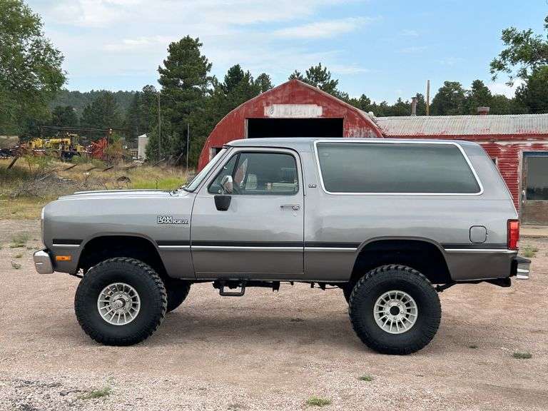 1991 DODGE RAM CHARGER - McPherson Auction & Realty