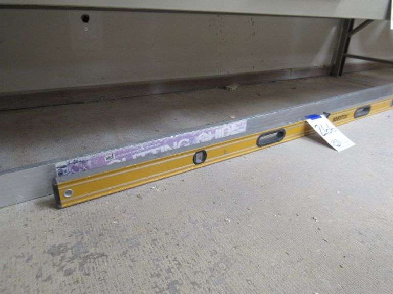 6' BOSTITCH LEVEL, AND A 8' MACKLANBERG-DUNCAN CUTTING GUIDE ...