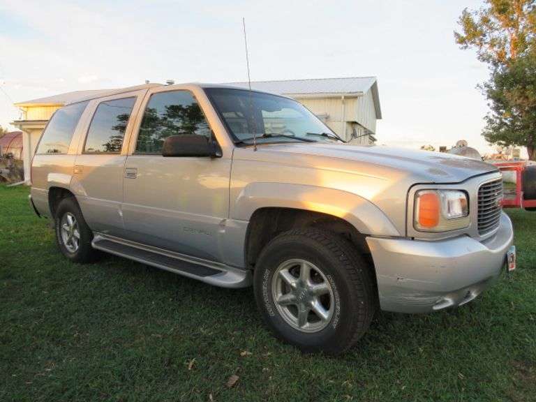 2000 GMC YUKON DENALI LEATHER LOADED 4x4 - 4 DOOR - RUNS AND DRIVES ...