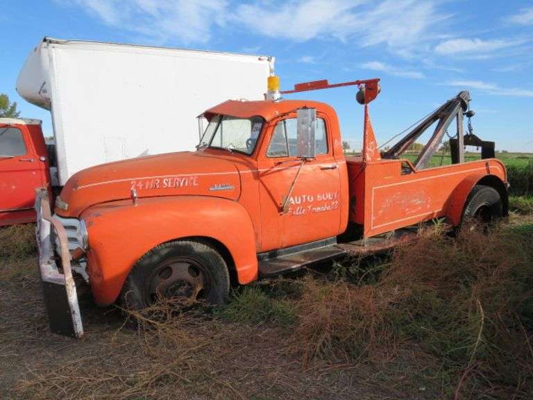 1953 CHEVY WRECKER - ANDY'S FIRST TOW TRUCK - HAS A 350 CHEVY IN IT ...