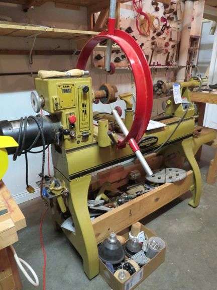 POWERMATIC 3520 WOODTURNING LATHE ALL TOOLING AND SHAPERS 6 ' OF LATHE ...