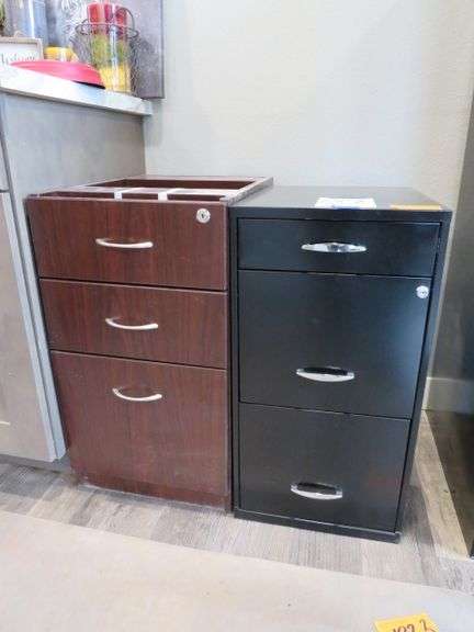 METAL 3 DRAWER FILE CABINET WITHOUT KEY AND WOOD THREE DRAWER FILE ...