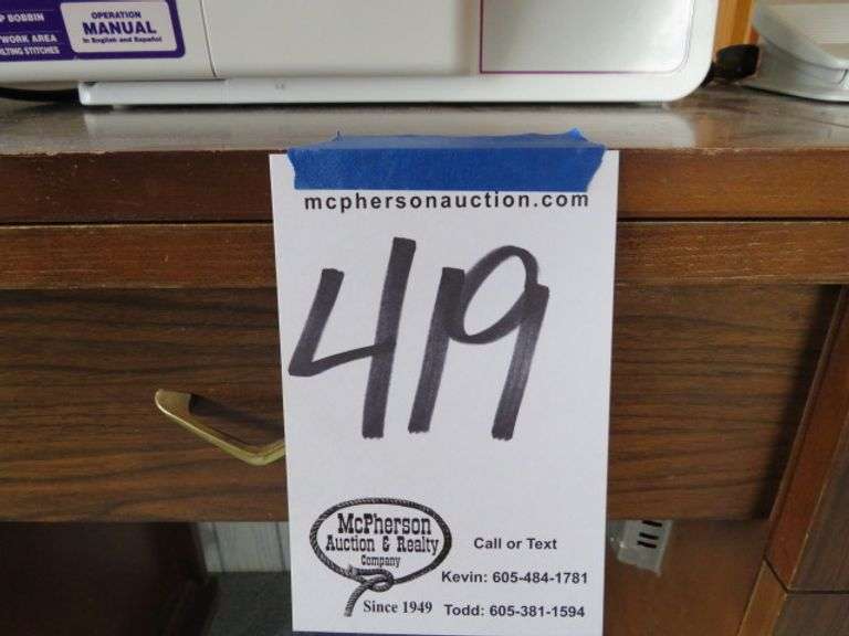 BROTHER PROJECT RUNWAY SEWING MACHINE AND CABINET WITH LOTS OF ...