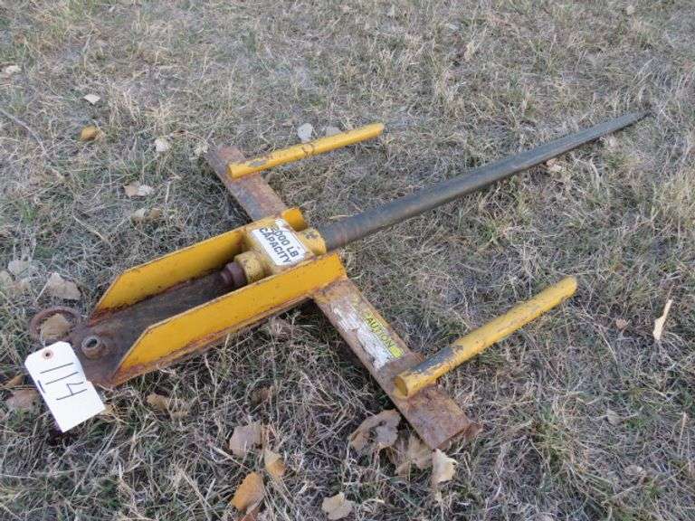 42" BUCKET SPIKE BALE SPEAR 2000LB CAP. - McPherson Auction & Realty