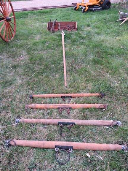 OLD WAGON SEAT 3 BUGGY STEPS AND 4 SINGLE TREES - McPherson Auction ...