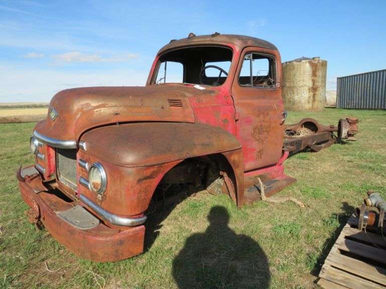 OLD DIALMOND T TRUCK - PARTS ONLY - NO TITLE - McPherson Auction & Realty