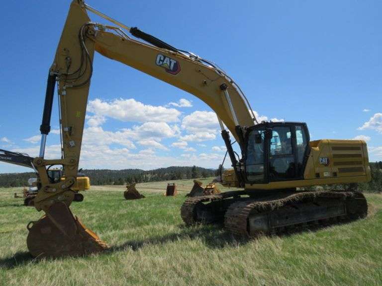 2022 CATERPILLAR 336 EXCAVATOR WITH GPS HAS 33 1/2" PADS - sells with ...