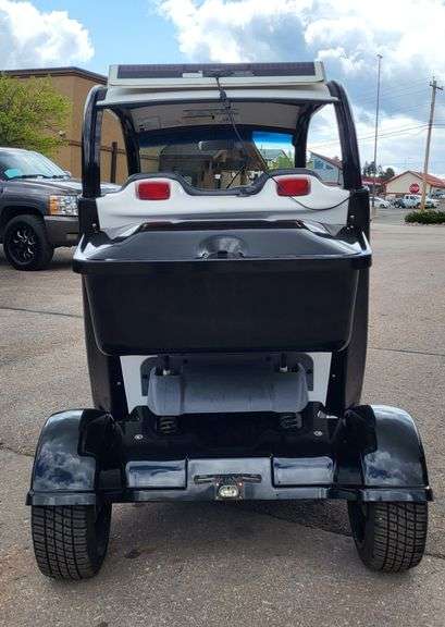 2001 GEM CAR - McPherson Auction & Realty