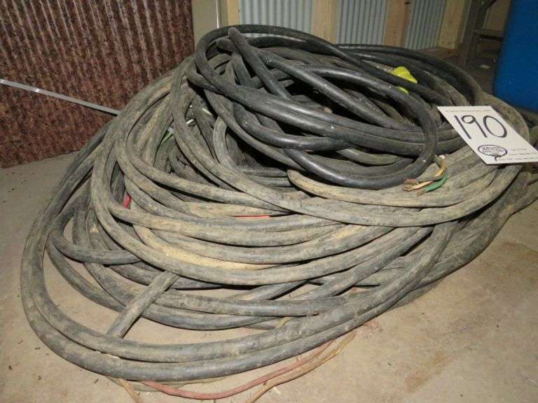 SEVERAL HEAVY DUTY ELECTRICAL CABLES - GOOD HEAVY CORD HERE AND IT IS A ...
