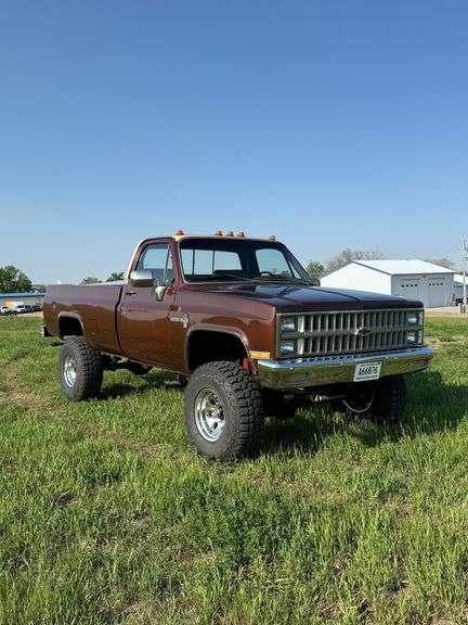 1982 CHEVY K20 - McPherson Auction & Realty