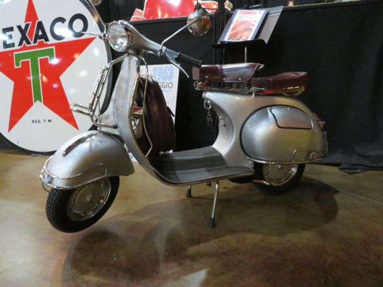 1963 ITALIAN BIAGGIO VESPA MODEL 150, 113 MILES ON A COMPLETE TOP TO ...
