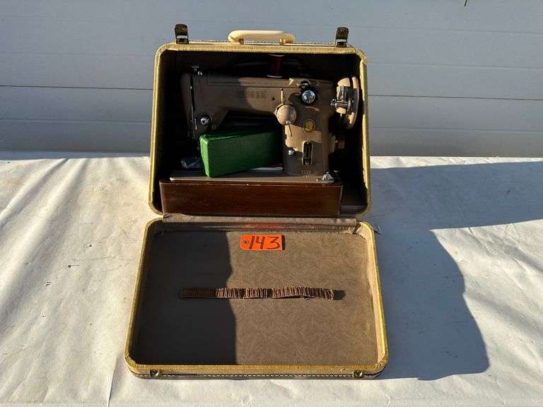 Singer 306W Sewing Machine - Meagher Auctioneers