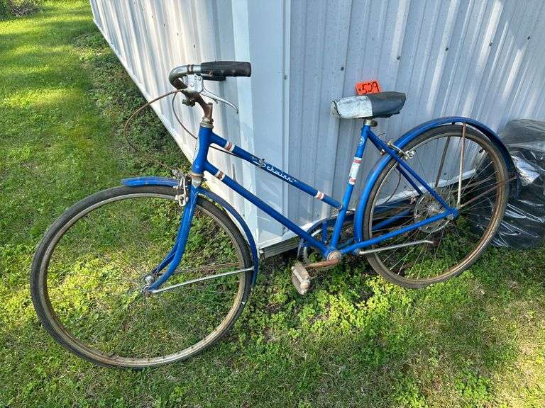 Schwinn Bicycle - Meagher Auctioneers
