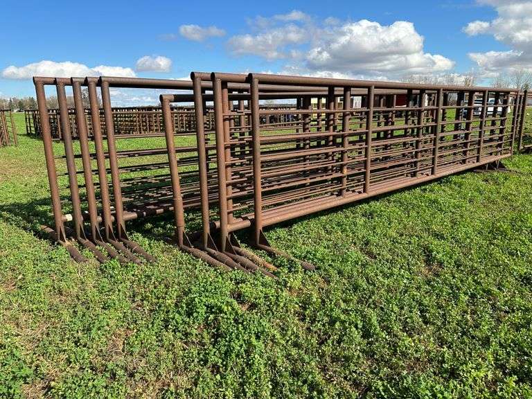 10 - 24’ Self Standing HD Livestock Panels - Meagher Auctioneers