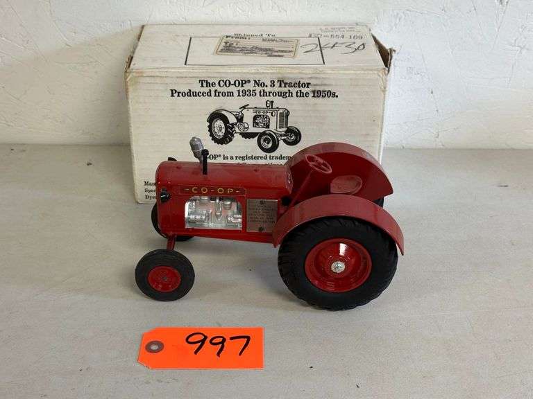 Co-op No 3 Tractor - Meagher Auctioneers