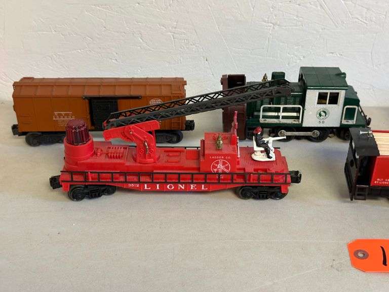 Lionel Post War Train Set - Meagher Auctioneers