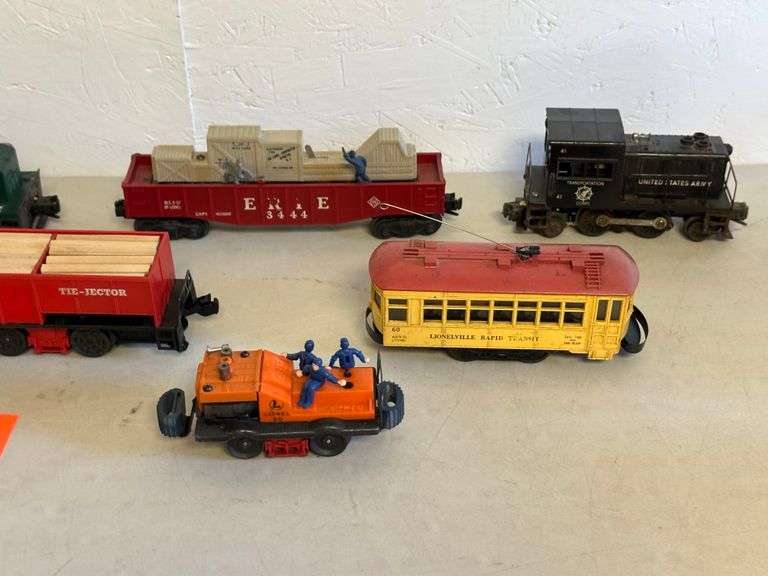 Lionel Post War Train Set - Meagher Auctioneers