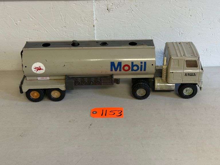 Ertl Mobil Gas Transport Semi - Meagher Auctioneers