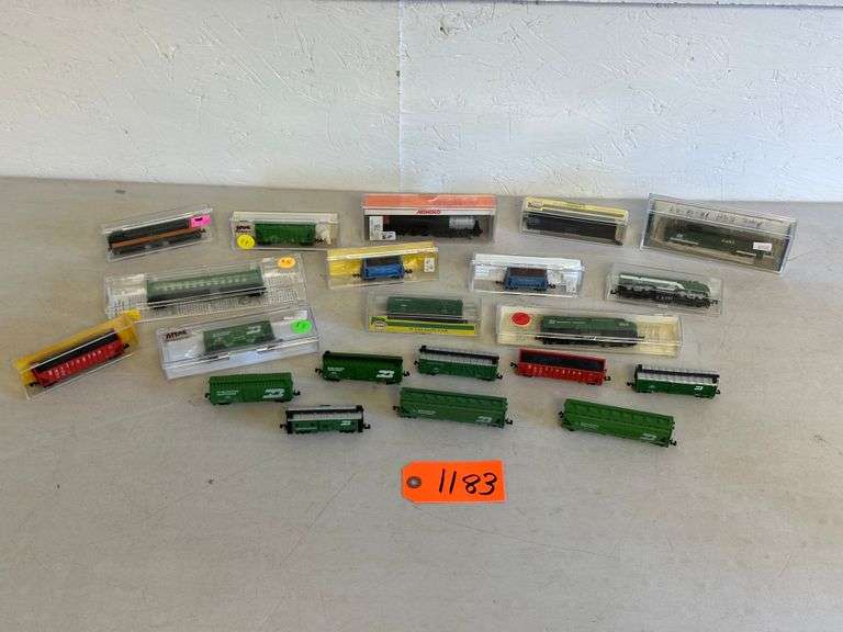 N Scale Great Northern & BNSF Train Sets - Meagher Auctioneers