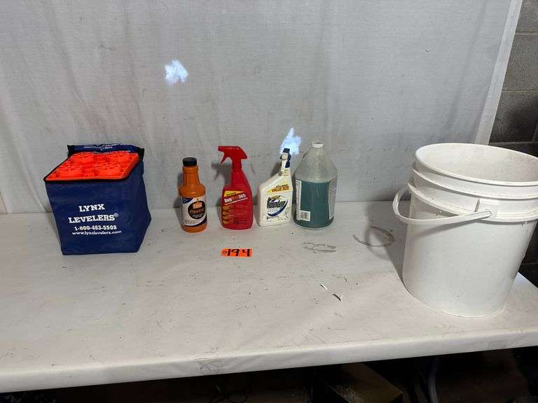 Levelers, Bug & Weed Killer, Bucket - Meagher Auctioneers