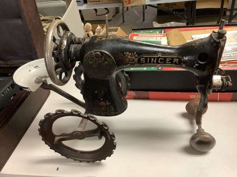 Singer Sewing Machine Tractor Decor - Metzger Property Services, LLC